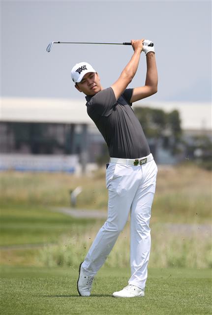 [KPGA]1.이정환 -6, 2.이근호-김태우 | 이미지 - 이투데이