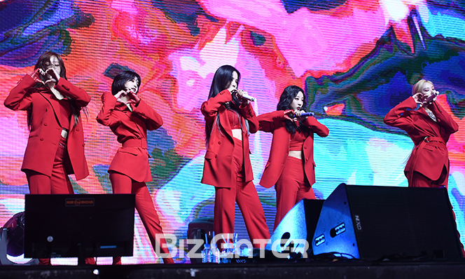 [BZ포토] EXID, 하트 뿅뿅 - 이투데이