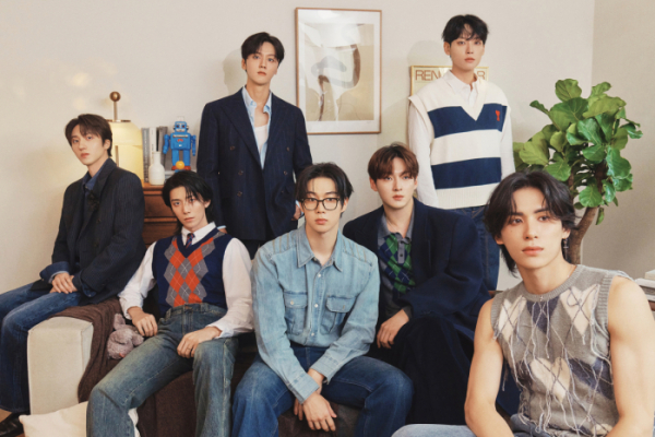 SF9, ‘Sequence’ 재킷 포스터 속 빛나는 비주얼…컴백 기대감 UP-비즈엔터