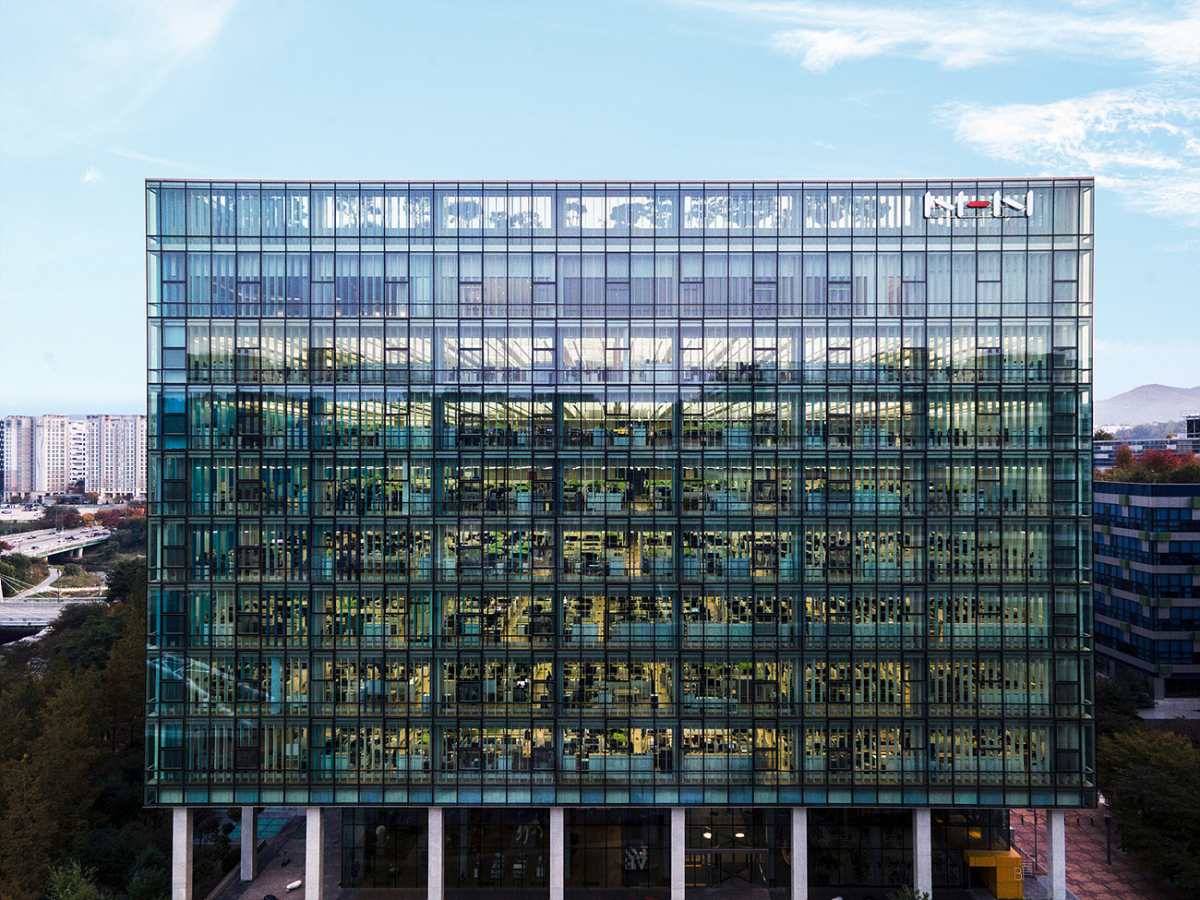 NHN, 지난해 영업익 555억…전년비 42.2%↑ - 이투데이