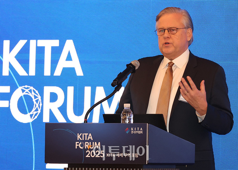 트럼프 1기 한미 FTA 대표 “한국이 내어줄 수 있는 것 고민해야” - 이투데이