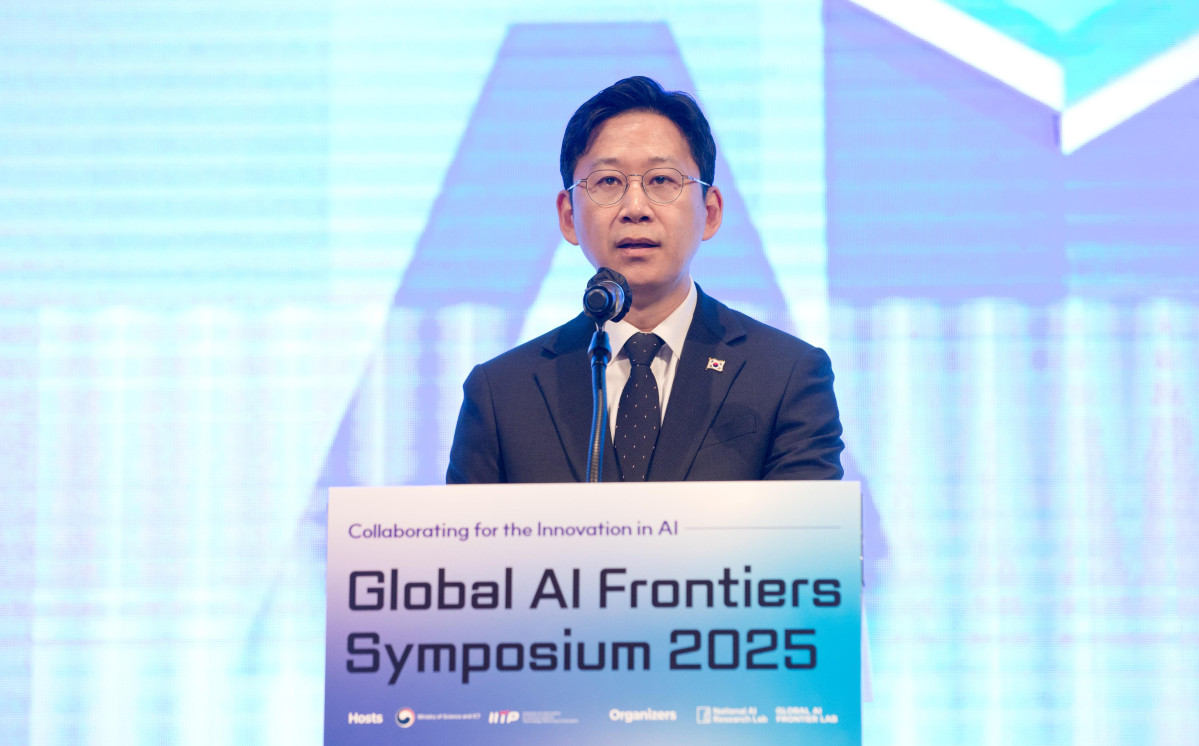 '정부ㆍ韓기업ㆍ엔비디아', AI 삼각편대 구축…"최신 GPU 26만 장 공급" [경주 APEC] - 이투데이